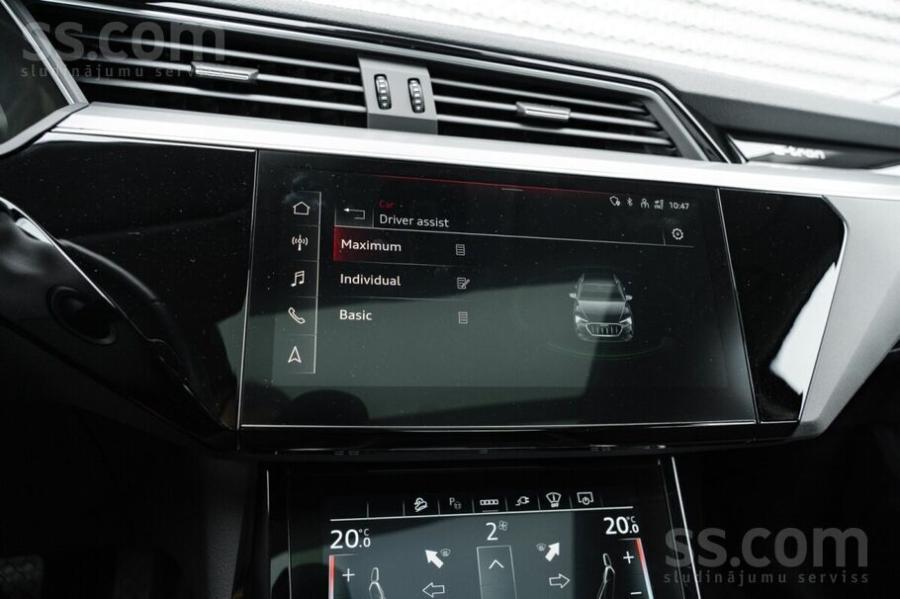 Black Audi E-Tron 2022 in Riga, with an engine capacity of 0.00 L and mileage of 33 thousand km for 42600 €, photo 28 on AUTOMOTO.COM.LV