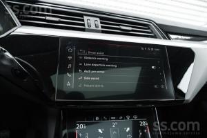 Black Audi E-Tron 2022 in Riga, with an engine capacity of 0.00 L and mileage of 33 thousand km for 42600 €, photo 30 on AUTOMOTO.COM.LV