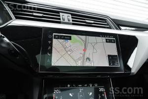 Black Audi E-Tron 2022 in Riga, with an engine capacity of 0.00 L and mileage of 33 thousand km for 42600 €, photo 32 on AUTOMOTO.COM.LV