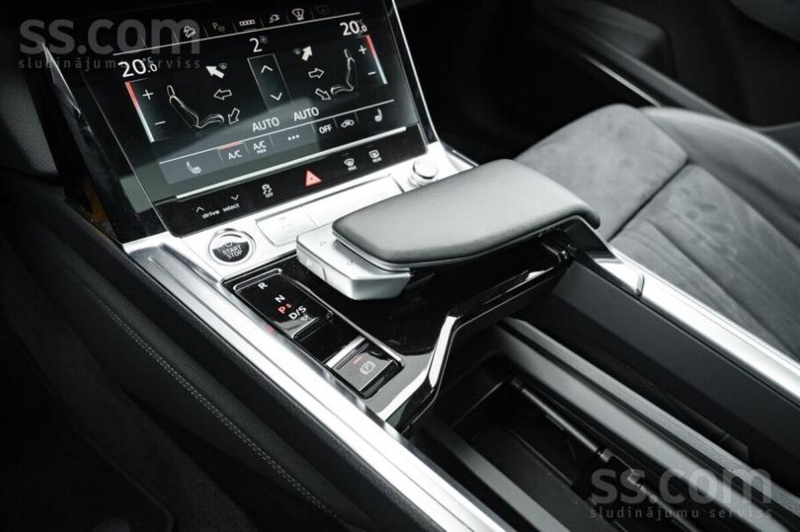 Black Audi E-Tron 2022 in Riga, with an engine capacity of 0.00 L and mileage of 33 thousand km for 42600 €, photo 33 on AUTOMOTO.COM.LV