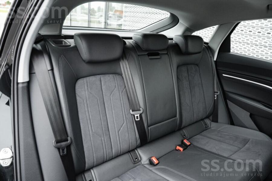 Black Audi E-Tron 2022 in Riga, with an engine capacity of 0.00 L and mileage of 33 thousand km for 42600 €, photo 35 on AUTOMOTO.COM.LV
