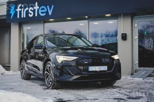 Черный Ауди E-Tron 2022 в Рига, объемом двигателя 0.00 л и пробегом 126 тыс. км за 29990 €, фото 3 на AUTOMOTO.COM.LV