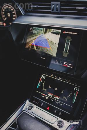 Черный Ауди E-Tron 2022 в Рига, объемом двигателя 0.00 л и пробегом 126 тыс. км за 29990 €, фото 16 на AUTOMOTO.COM.LV