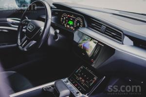 Черный Ауди E-Tron 2022 в Рига, объемом двигателя 0.00 л и пробегом 126 тыс. км за 29990 €, фото 17 на AUTOMOTO.COM.LV