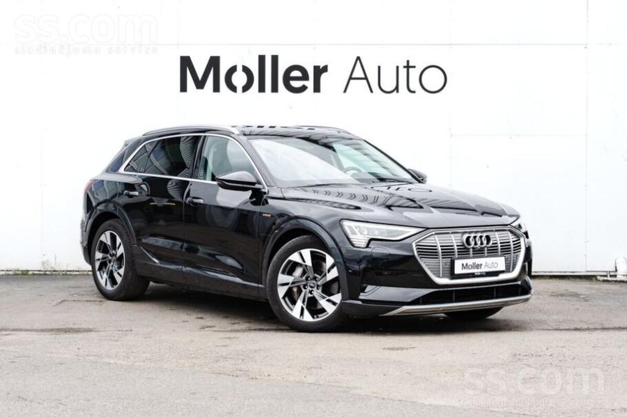 Black Audi E-Tron 2022 in Riga, with an engine capacity of 0.00 L and mileage of 44 thousand km for 34950 €, photo 3 on AUTOMOTO.COM.LV