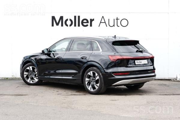 Black Audi E-Tron 2022 in Riga, with an engine capacity of 0.00 L and mileage of 44 thousand km for 34950 €, photo 3 on AUTOMOTO.COM.LV