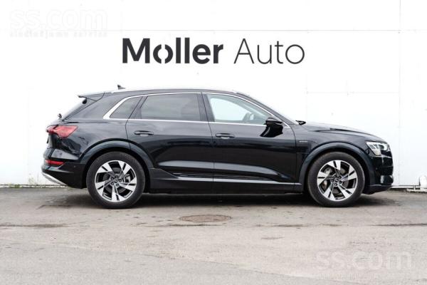 Black Audi E-Tron 2022 in Riga, with an engine capacity of 0.00 L and mileage of 44 thousand km for 34950 €, photo 5 on AUTOMOTO.COM.LV