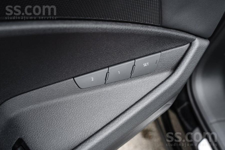 Black Audi E-Tron 2022 in Riga, with an engine capacity of 0.00 L and mileage of 44 thousand km for 34950 €, photo 12 on AUTOMOTO.COM.LV