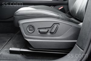 Black Audi E-Tron 2022 in Riga, with an engine capacity of 0.00 L and mileage of 44 thousand km for 34950 €, photo 14 on AUTOMOTO.COM.LV