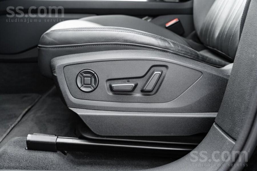 Black Audi E-Tron 2022 in Riga, with an engine capacity of 0.00 L and mileage of 44 thousand km for 34950 €, photo 14 on AUTOMOTO.COM.LV
