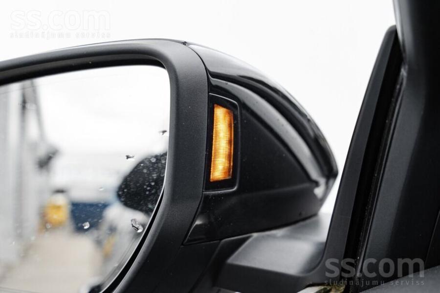Black Audi E-Tron 2022 in Riga, with an engine capacity of 0.00 L and mileage of 44 thousand km for 34950 €, photo 15 on AUTOMOTO.COM.LV