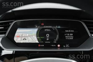 Black Audi E-Tron 2022 in Riga, with an engine capacity of 0.00 L and mileage of 44 thousand km for 34950 €, photo 19 on AUTOMOTO.COM.LV