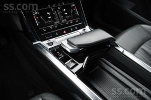 Black Audi E-Tron 2022 in Riga, with an engine capacity of 0.00 L and mileage of 44 thousand km for 34950 €, photo 21 on AUTOMOTO.COM.LV