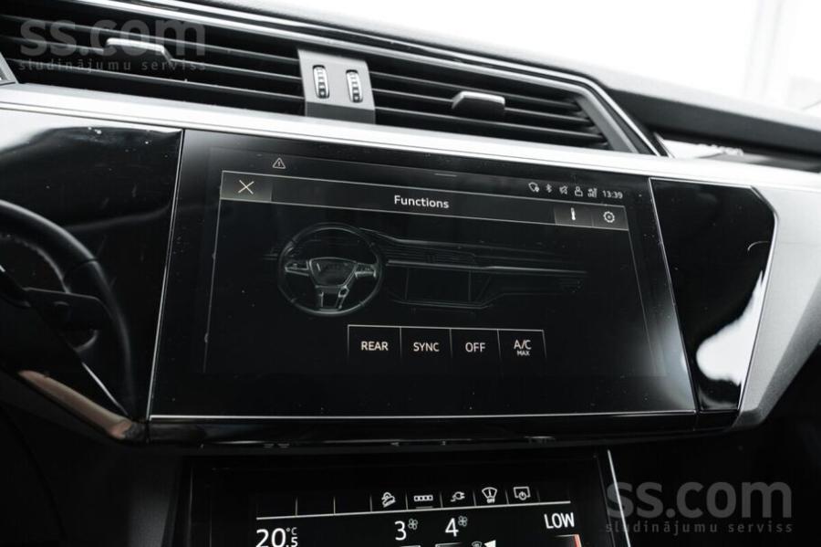 Black Audi E-Tron 2022 in Riga, with an engine capacity of 0.00 L and mileage of 44 thousand km for 34950 €, photo 23 on AUTOMOTO.COM.LV