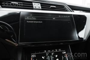 Black Audi E-Tron 2022 in Riga, with an engine capacity of 0.00 L and mileage of 44 thousand km for 34950 €, photo 24 on AUTOMOTO.COM.LV