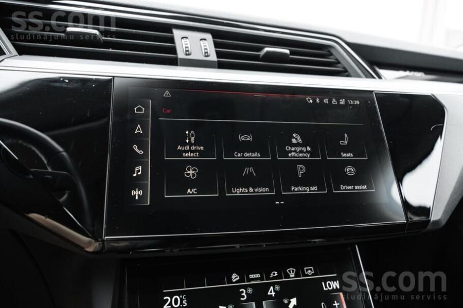 Black Audi E-Tron 2022 in Riga, with an engine capacity of 0.00 L and mileage of 44 thousand km for 34950 €, photo 26 on AUTOMOTO.COM.LV