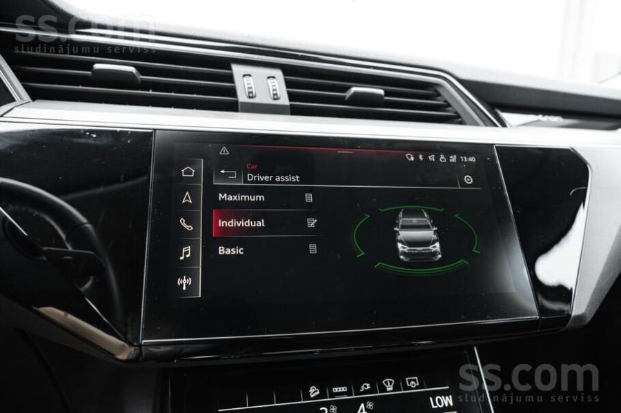 Black Audi E-Tron 2022 in Riga, with an engine capacity of 0.00 L and mileage of 44 thousand km for 34950 €, photo 29 on AUTOMOTO.COM.LV