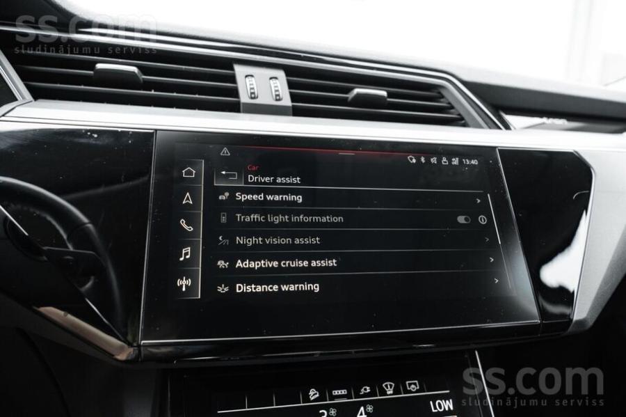 Black Audi E-Tron 2022 in Riga, with an engine capacity of 0.00 L and mileage of 44 thousand km for 34950 €, photo 30 on AUTOMOTO.COM.LV