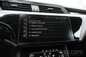 Black Audi E-Tron 2022 in Riga, with an engine capacity of 0.00 L and mileage of 44 thousand km for 34950 €, photo 31 on AUTOMOTO.COM.LV