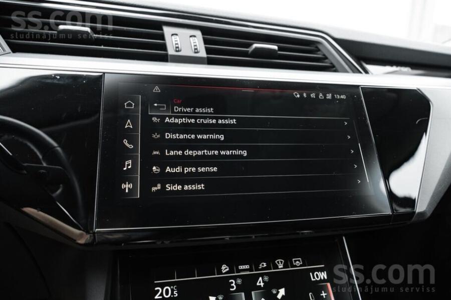 Black Audi E-Tron 2022 in Riga, with an engine capacity of 0.00 L and mileage of 44 thousand km for 34950 €, photo 31 on AUTOMOTO.COM.LV