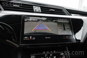 Black Audi E-Tron 2022 in Riga, with an engine capacity of 0.00 L and mileage of 44 thousand km for 34950 €, photo 34 on AUTOMOTO.COM.LV