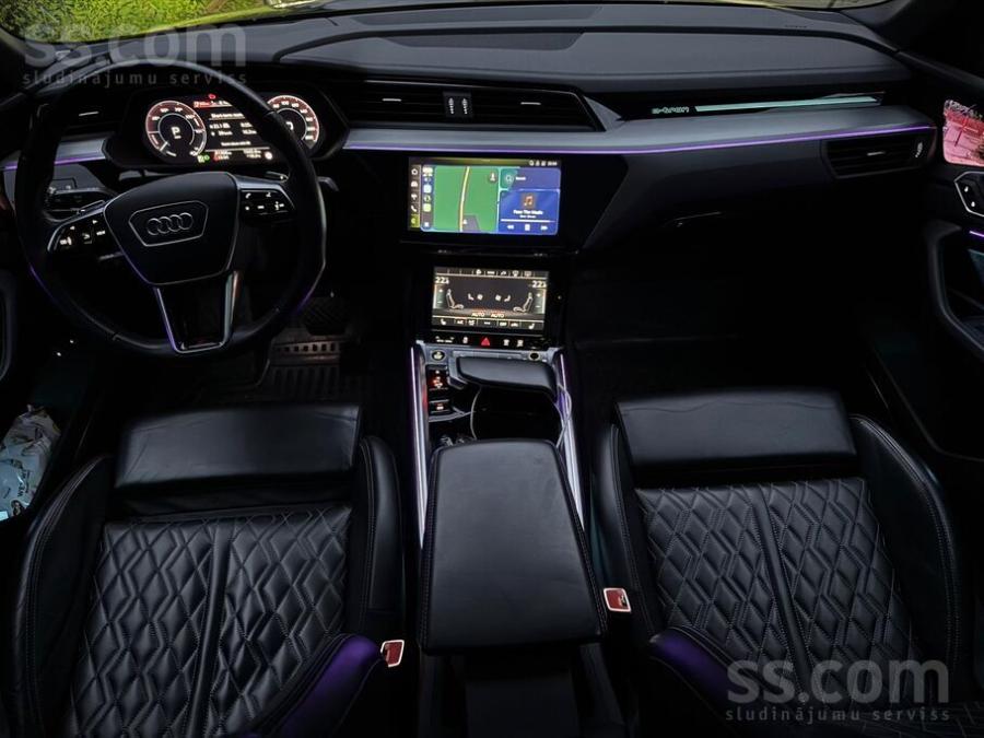 Black Audi E-Tron 2022 in Riga, with an engine capacity of 0.00 L and mileage of 81 thousand km for 42000 €, photo 5 on AUTOMOTO.COM.LV