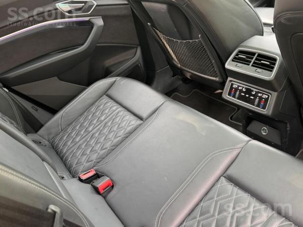 Black Audi E-Tron 2022 in Riga, with an engine capacity of 0.00 L and mileage of 81 thousand km for 42000 €, photo 8 on AUTOMOTO.COM.LV