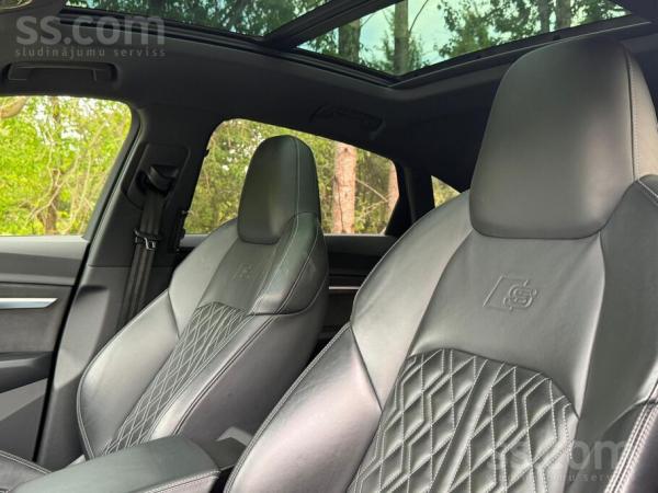 Black Audi E-Tron 2022 in Riga, with an engine capacity of 0.00 L and mileage of 81 thousand km for 42000 €, photo 9 on AUTOMOTO.COM.LV
