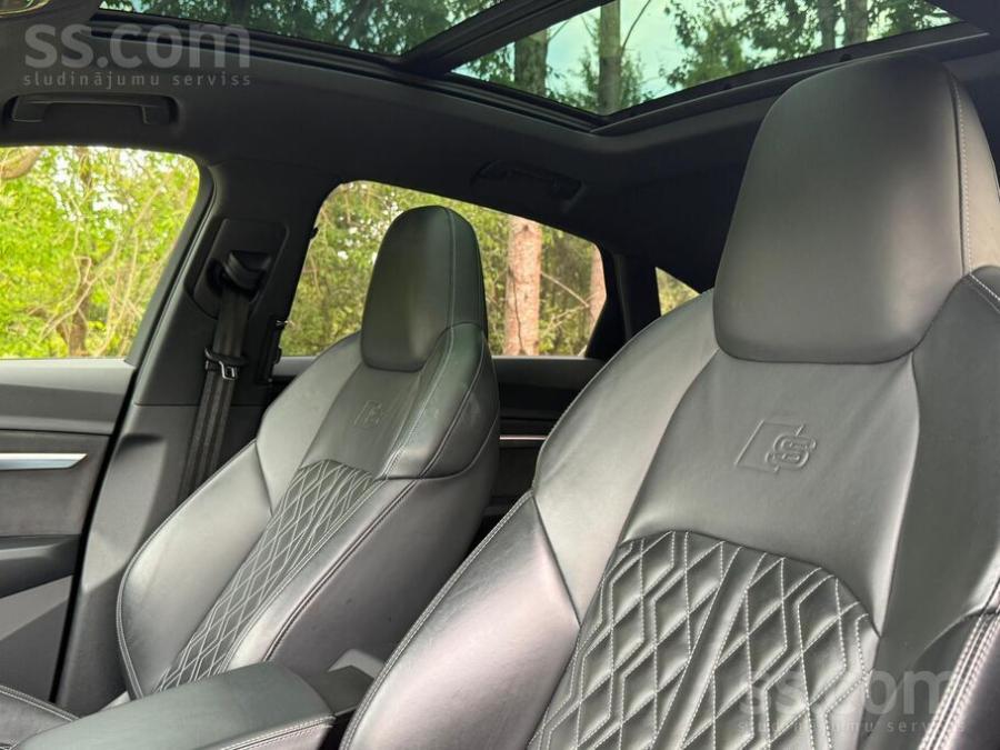 Black Audi E-Tron 2022 in Riga, with an engine capacity of 0.00 L and mileage of 81 thousand km for 42000 €, photo 10 on AUTOMOTO.COM.LV