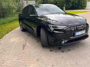 Black Audi E-Tron 2022 in Riga, with an engine capacity of 0.00 L and mileage of 81 thousand km for 42000 €, photo 11 on AUTOMOTO.COM.LV