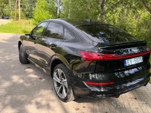 Black Audi E-Tron 2022 in Riga, with an engine capacity of 0.00 L and mileage of 81 thousand km for 42000 €, photo 14 on AUTOMOTO.COM.LV