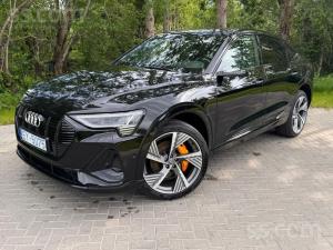 Black Audi E-Tron 2022 in Riga, with an engine capacity of 0.00 L and mileage of 81 thousand km for 42000 €, photo 15 on AUTOMOTO.COM.LV