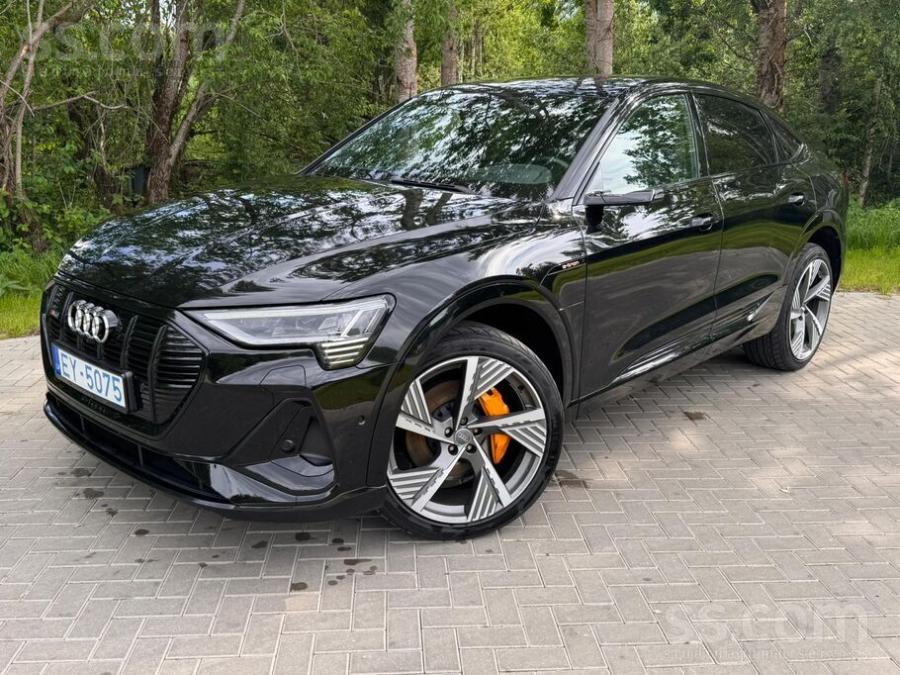 Black Audi E-Tron 2022 in Riga, with an engine capacity of 0.00 L and mileage of 81 thousand km for 42000 €, photo 15 on AUTOMOTO.COM.LV