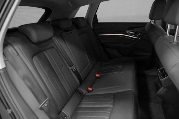 Melns Audi E-Tron 2022 Viļņa, ar dzinēja tilpumu 0.00 L un nobraukumu 62 tūkst. km par 29900 €, foto 8 vietnē AUTOMOTO.COM.LV