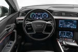 Черный Ауди E-Tron 2022 в Вильнюс, объемом двигателя 0.00 л и пробегом 62 тыс. км за 29900 €, фото 12 на AUTOMOTO.COM.LV