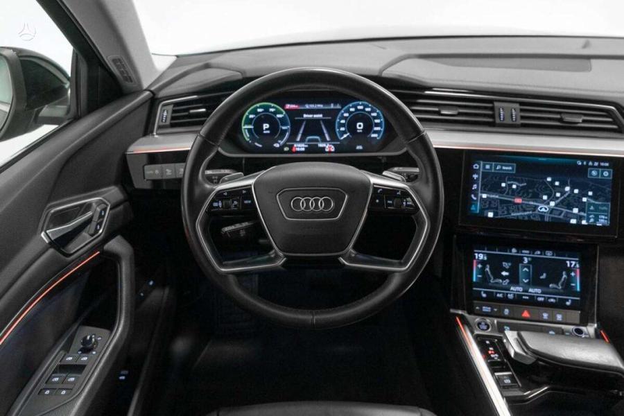 Черный Ауди E-Tron 2022 в Вильнюс, объемом двигателя 0.00 л и пробегом 62 тыс. км за 29900 €, фото 12 на AUTOMOTO.COM.LV