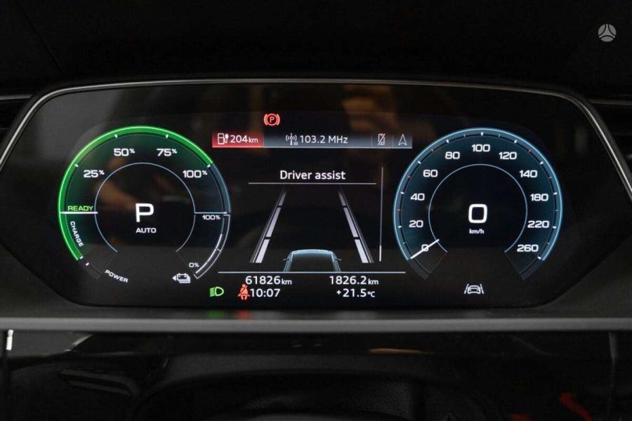 Черный Ауди E-Tron 2022 в Вильнюс, объемом двигателя 0.00 л и пробегом 62 тыс. км за 29900 €, фото 13 на AUTOMOTO.COM.LV