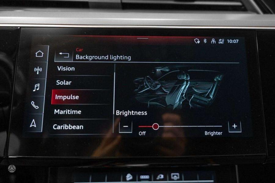 Черный Ауди E-Tron 2022 в Вильнюс, объемом двигателя 0.00 л и пробегом 62 тыс. км за 29900 €, фото 18 на AUTOMOTO.COM.LV