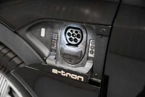 Черный Ауди E-Tron 2022 в Вильнюс, объемом двигателя 0.00 л и пробегом 62 тыс. км за 29900 €, фото 25 на AUTOMOTO.COM.LV