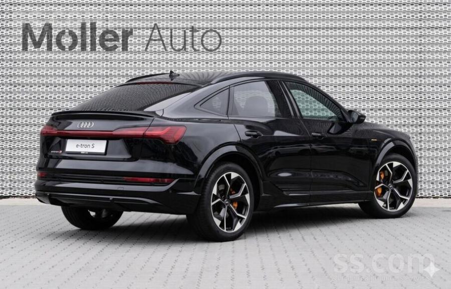 Black Audi E-Tron 2022 in Riga, with an engine capacity of 0.00 L and mileage of 99 thousand km for 39900 €, photo 3 on AUTOMOTO.COM.LV