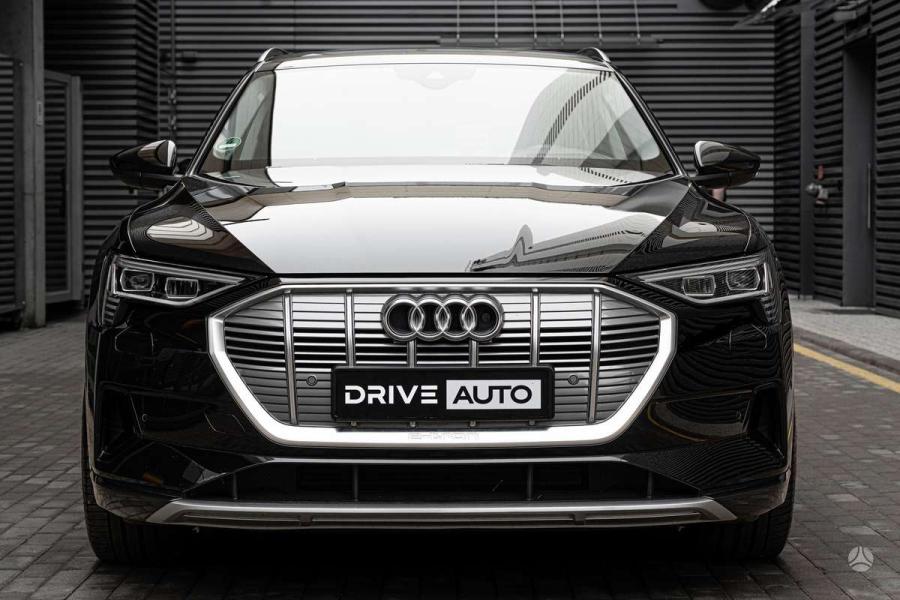Черный Ауди E-Tron 2022 в Вильнюс, объемом двигателя 0.00 л и пробегом 35 тыс. км за 35900 €, фото 20 на AUTOMOTO.COM.LV
