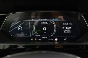 Black Audi E-Tron 2022 in Vilnius, with an engine capacity of 0.00 L and mileage of 65 thousand km for 32900 €, photo 15 on AUTOMOTO.COM.LV