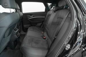 Black Audi E-Tron 2022 in Vilnius, with an engine capacity of 0.00 L and mileage of 65 thousand km for 32900 €, photo 25 on AUTOMOTO.COM.LV