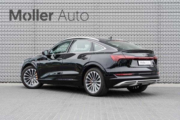 Melns Audi E-Tron 2022 Mārupe, ar dzinēja tilpumu 0.00 L un nobraukumu 33 tūkst. km par 41850 €, foto 3 vietnē AUTOMOTO.COM.LV
