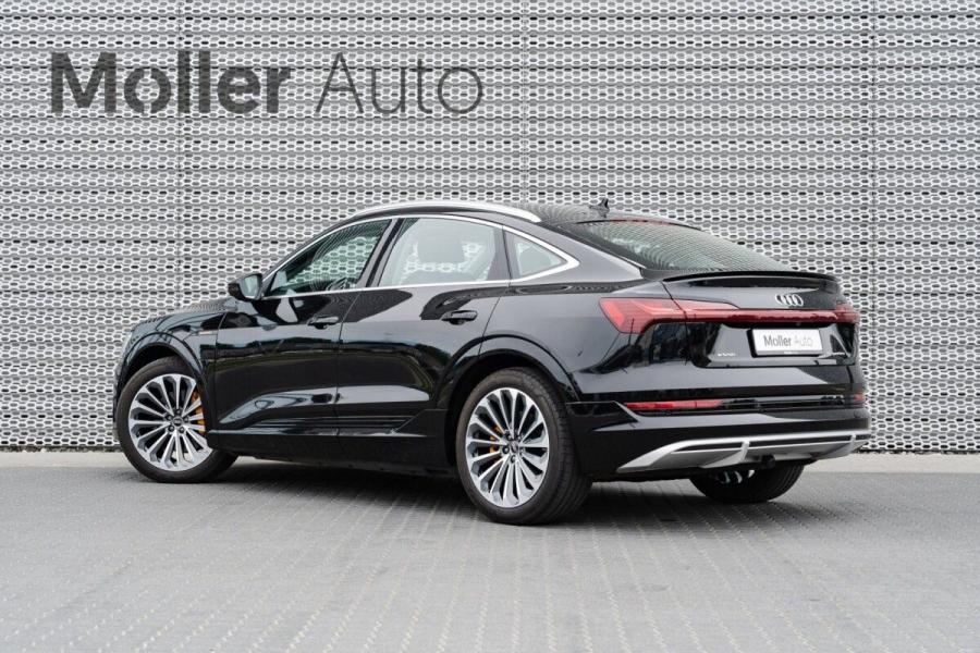 Melns Audi E-Tron 2022 Mārupe, ar dzinēja tilpumu 0.00 L un nobraukumu 33 tūkst. km par 41850 €, foto 4 vietnē AUTOMOTO.COM.LV