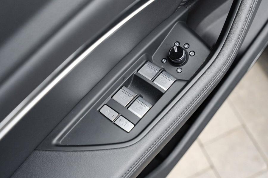 Melns Audi E-Tron 2022 Mārupe, ar dzinēja tilpumu 0.00 L un nobraukumu 33 tūkst. km par 41850 €, foto 10 vietnē AUTOMOTO.COM.LV