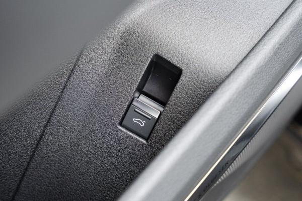 Melns Audi E-Tron 2022 Mārupe, ar dzinēja tilpumu 0.00 L un nobraukumu 33 tūkst. km par 41850 €, foto 10 vietnē AUTOMOTO.COM.LV