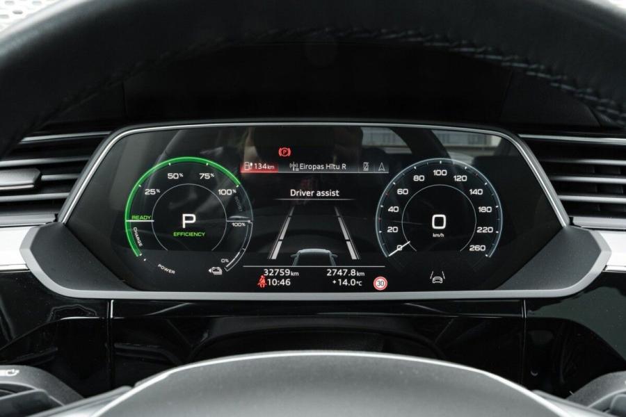 Melns Audi E-Tron 2022 Mārupe, ar dzinēja tilpumu 0.00 L un nobraukumu 33 tūkst. km par 41850 €, foto 16 vietnē AUTOMOTO.COM.LV