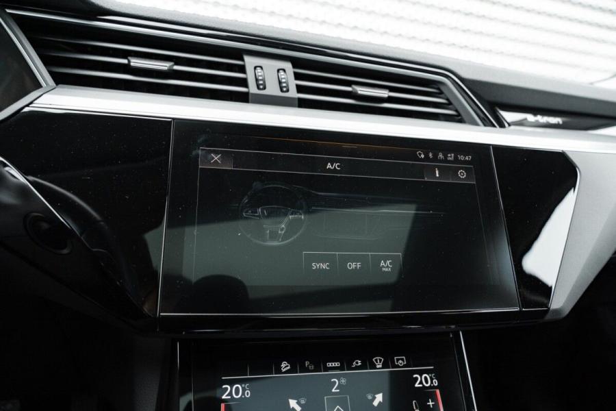 Melns Audi E-Tron 2022 Mārupe, ar dzinēja tilpumu 0.00 L un nobraukumu 33 tūkst. km par 41850 €, foto 22 vietnē AUTOMOTO.COM.LV
