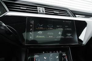 Melns Audi E-Tron 2022 Mārupe, ar dzinēja tilpumu 0.00 L un nobraukumu 33 tūkst. km par 41850 €, foto 24 vietnē AUTOMOTO.COM.LV